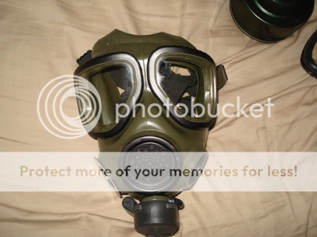 LIKE NEW US M40 gas mask + extras!! | BladeForums.com